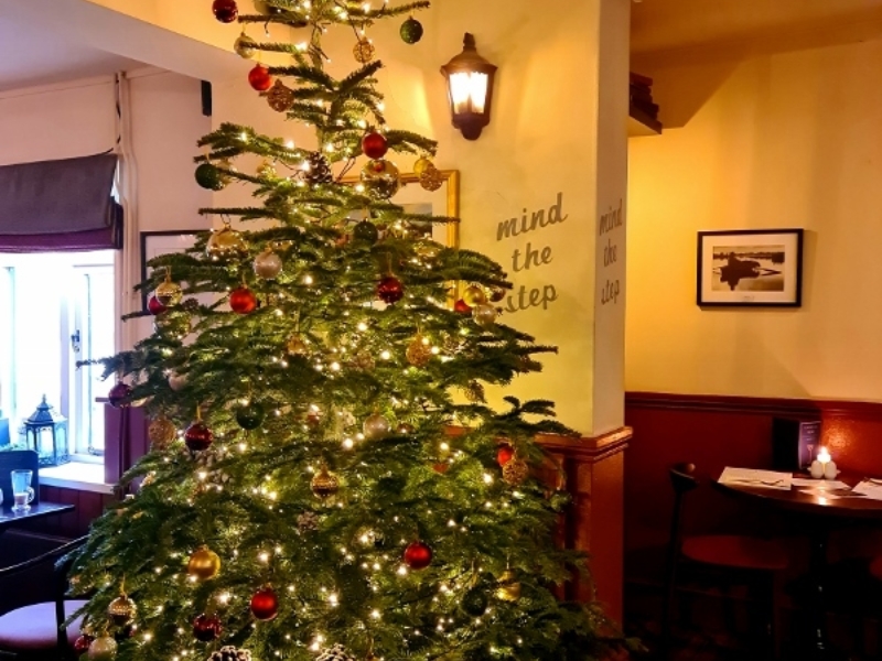 The Rising Sun Coltishall riverside pub and restaurant with rooms in ...